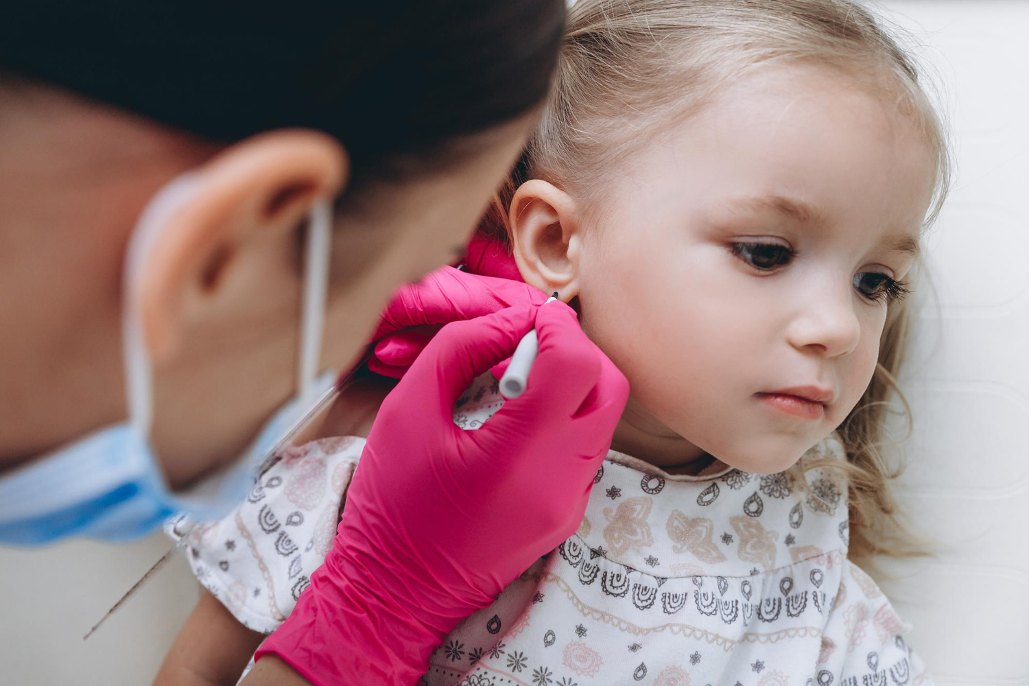 Kids Ear Piercing – Kid Smile